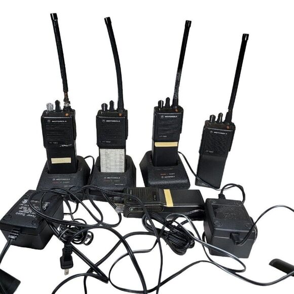 Motorola | Other | Motorola Ht00 Vhf Uhf 5radio Lot With 2 Chargers ...